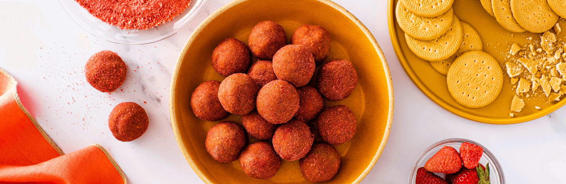 Berry and Almond Marias Gamesa® Cookie Balls